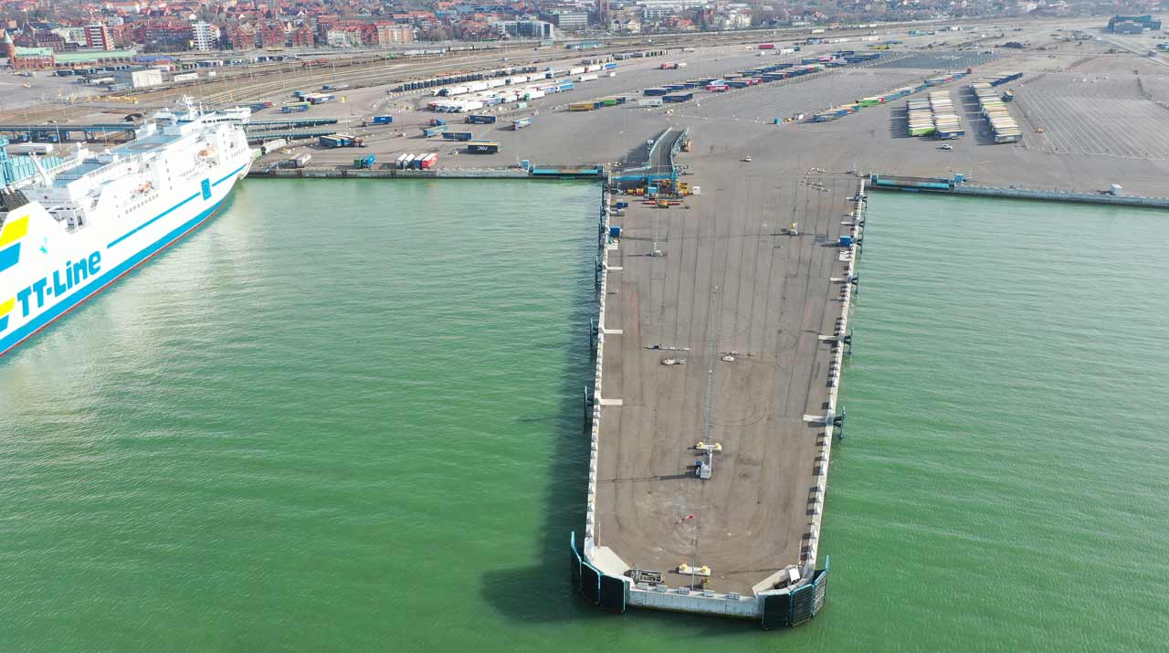 Port of Trelleborg Berth 11 & 12 | Trelleborg | Sweden - ShibataFenderTeam