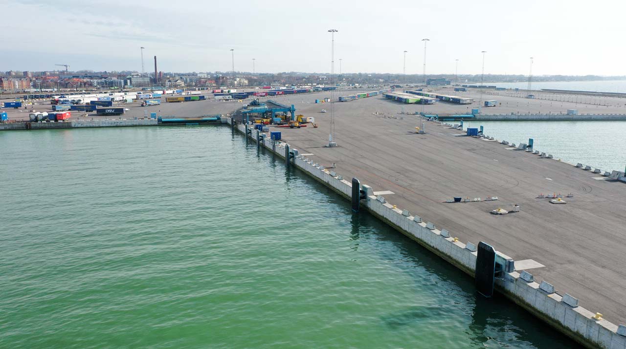 Port of Trelleborg Berth 11 & 12 | Trelleborg | Sweden - ShibataFenderTeam